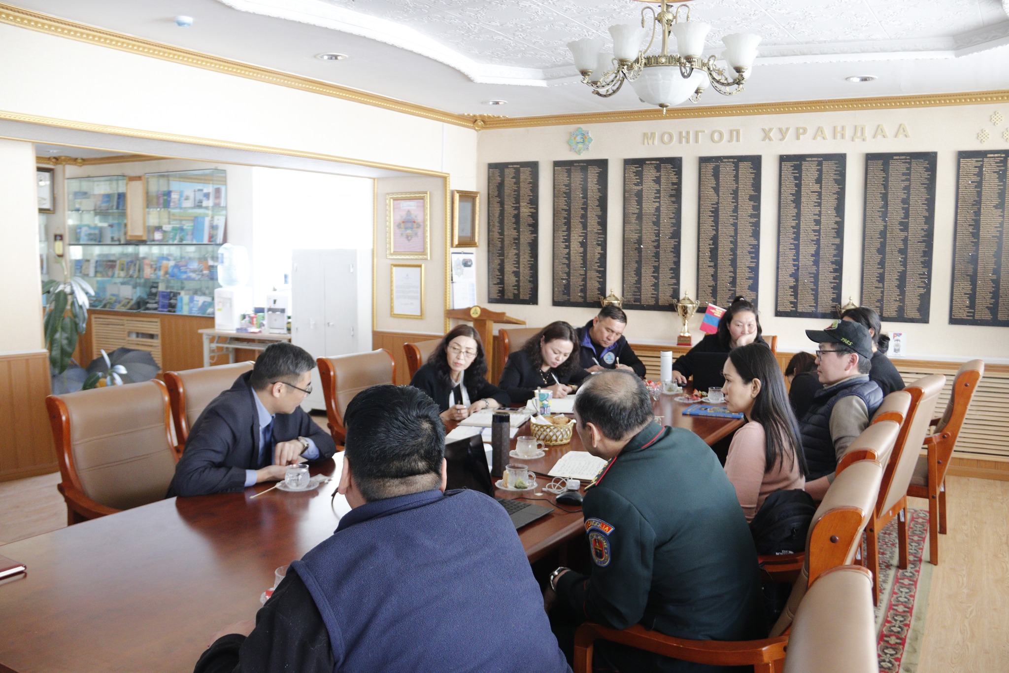 СОЁЛЫН ӨВИЙН ҮНДЭСНИЙ ТӨВИЙН ТӨСЛИЙН БАГ МОНГОЛ ЦЭРГИЙН МУЗЕЙД АЖИЛЛАЛАА